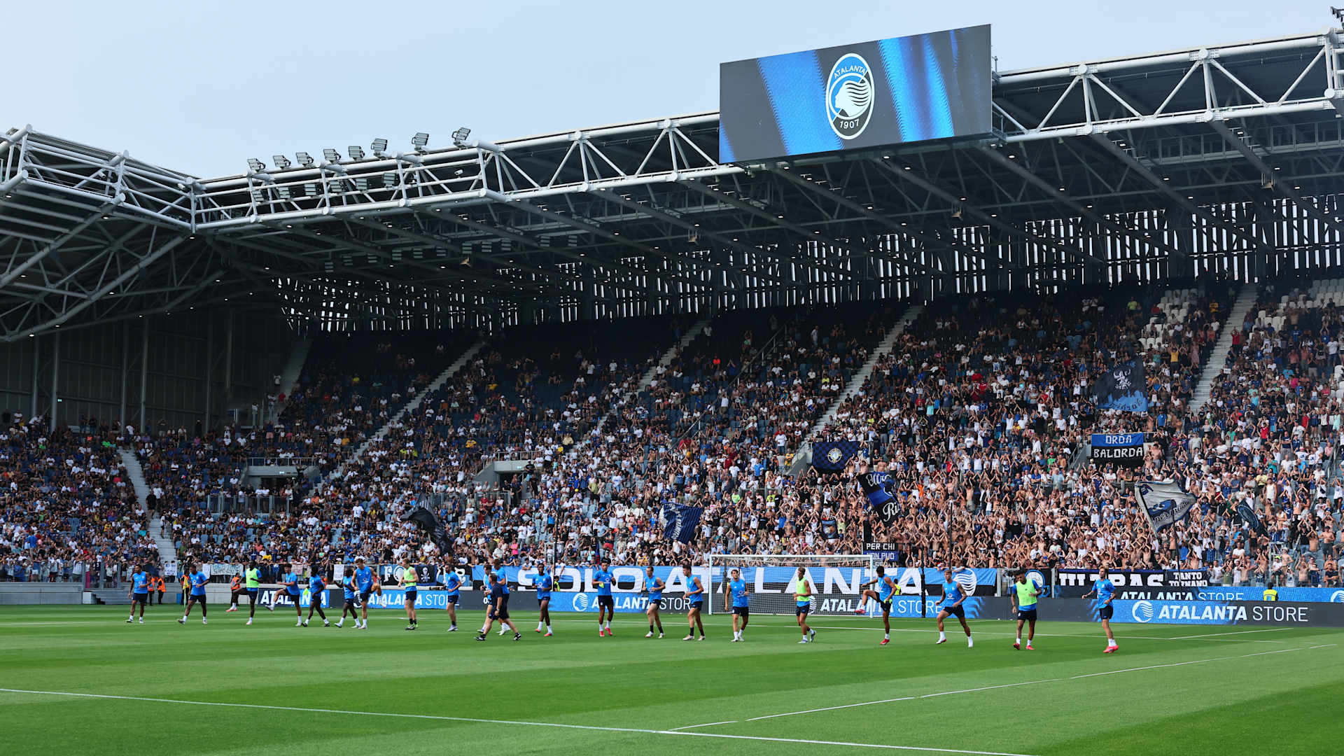 Open training at the Bergamo stadium | Atalanta